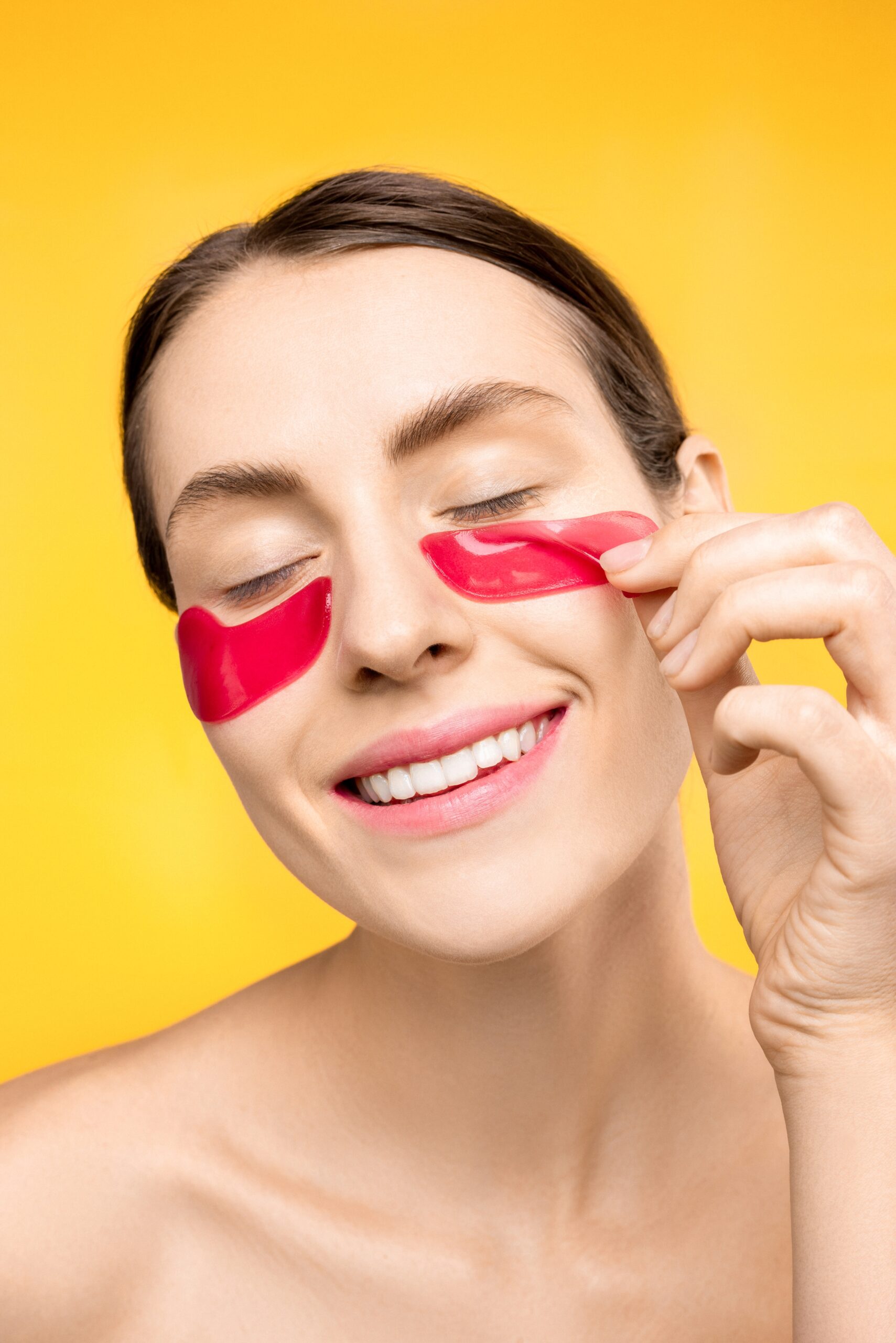 How to Apply Eye Cream for Maximum Results - Free Bunni